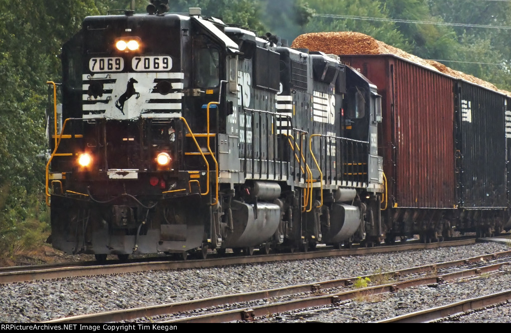 NS P87 Local with Two Highhoods